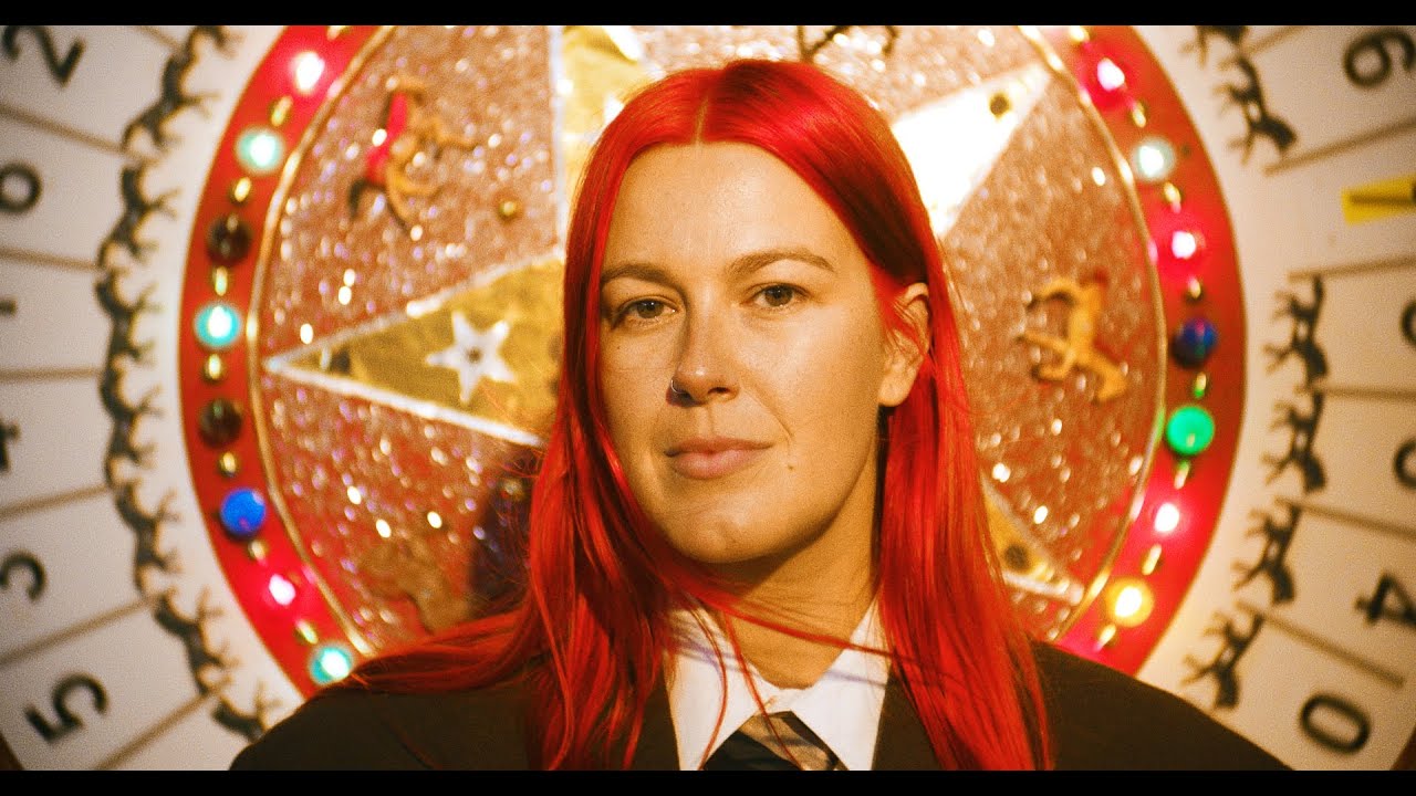 Gabrielle Shonk estrena su sencillo "People Pleaser" junto a su proximo ...