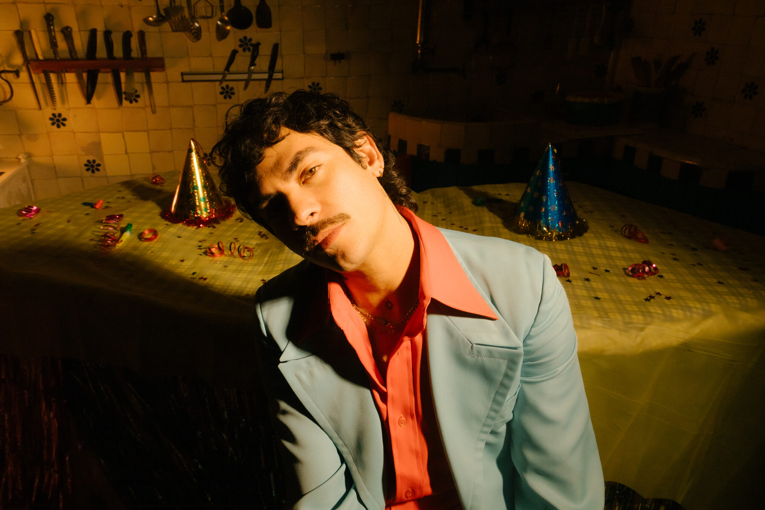 TULI estrena su vibrante canción "De Todos los Colores" - Mr Indie