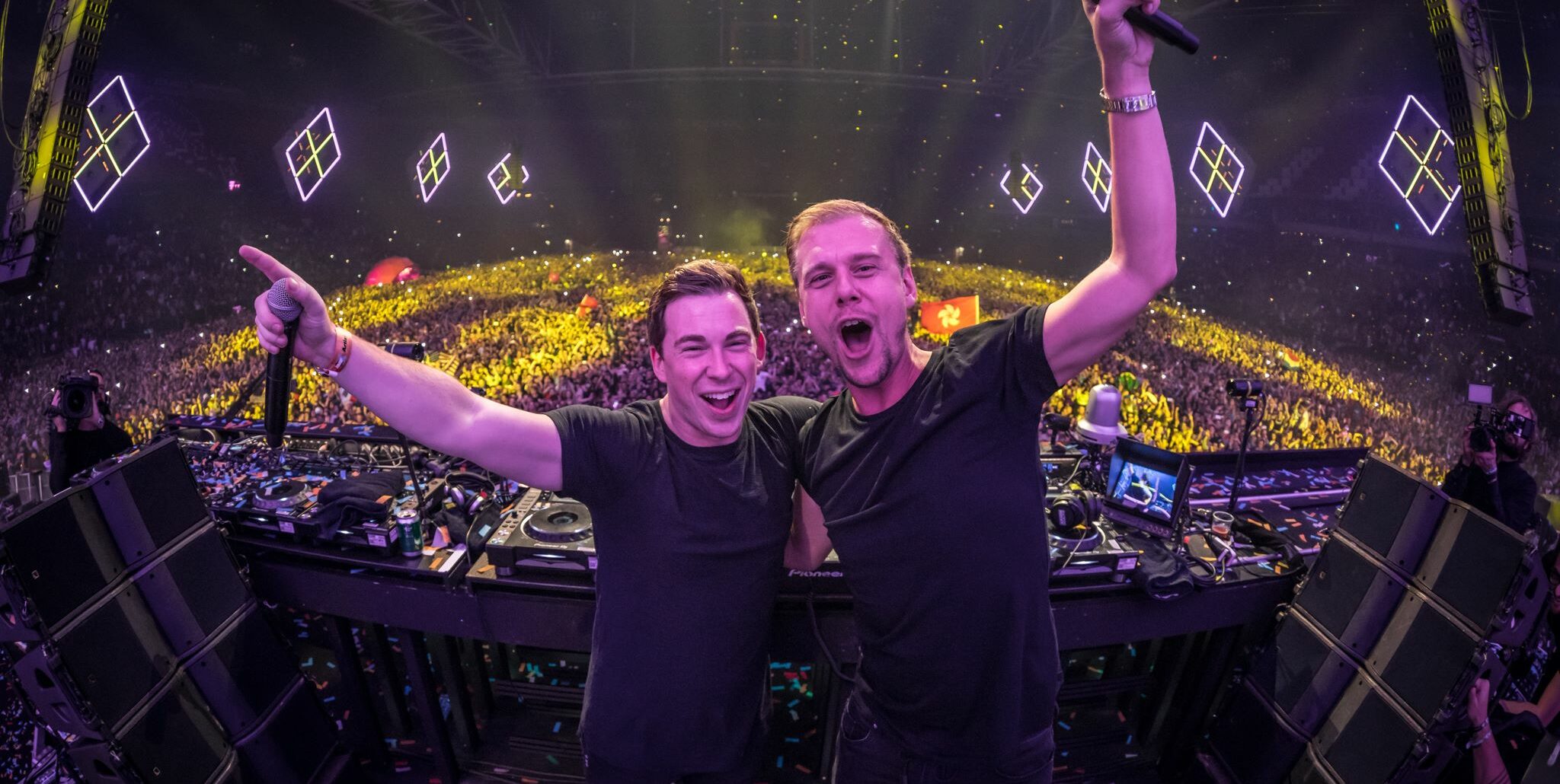 Armin Van Buuren y Hardwell unen fuerzas en "Follow The Light" - Mr Indie