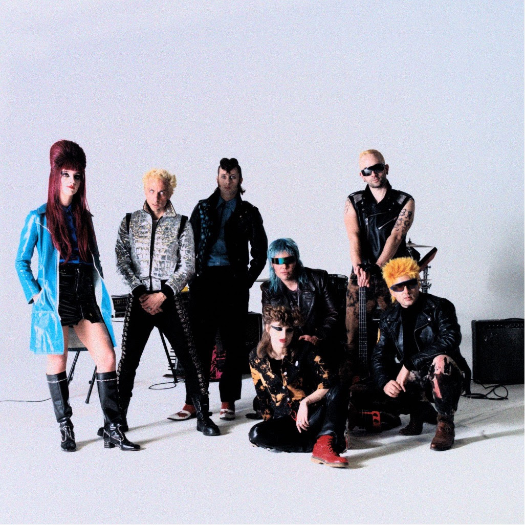 La Femme presenta su sencillo "Love Is Over" - Mr Indie